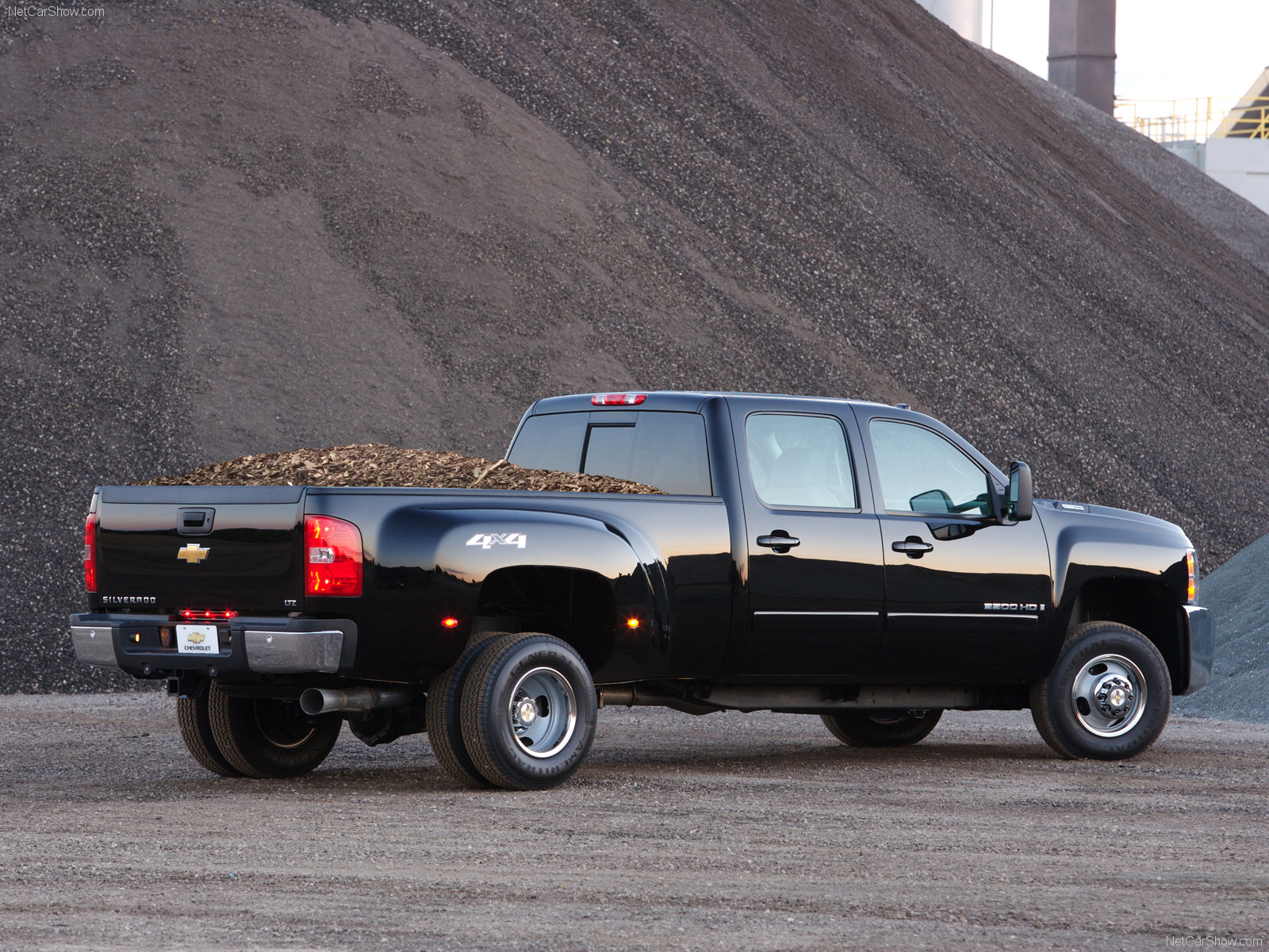My perfect Chevrolet Silverado Dually Crew Cab. 3DTuning - probably the ...