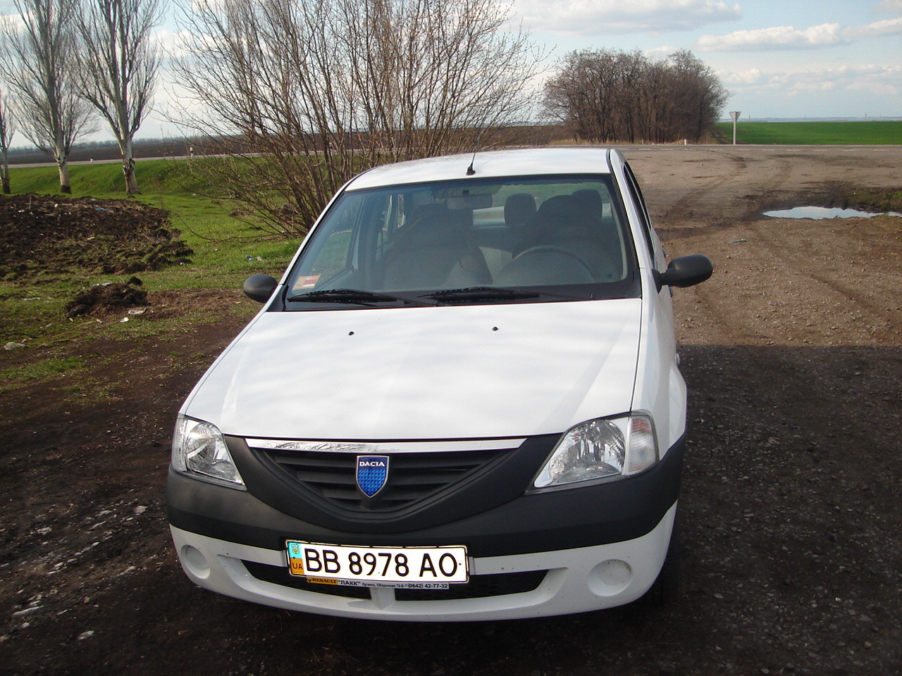 My perfect Renault Logan. 3DTuning - probably the best car configurator!